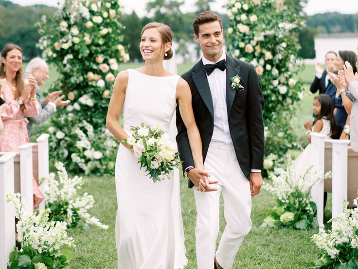 Modern Formal Dresses and the Sleek Hairstyles That Complete Them ...