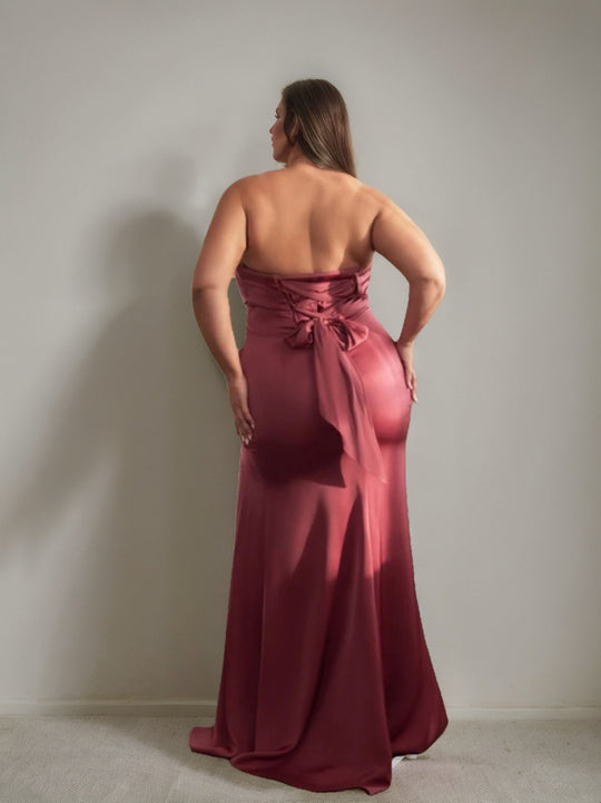 Plus Size Prom Dresses & Outfits 2026 | Flattering Styles for Curves ...